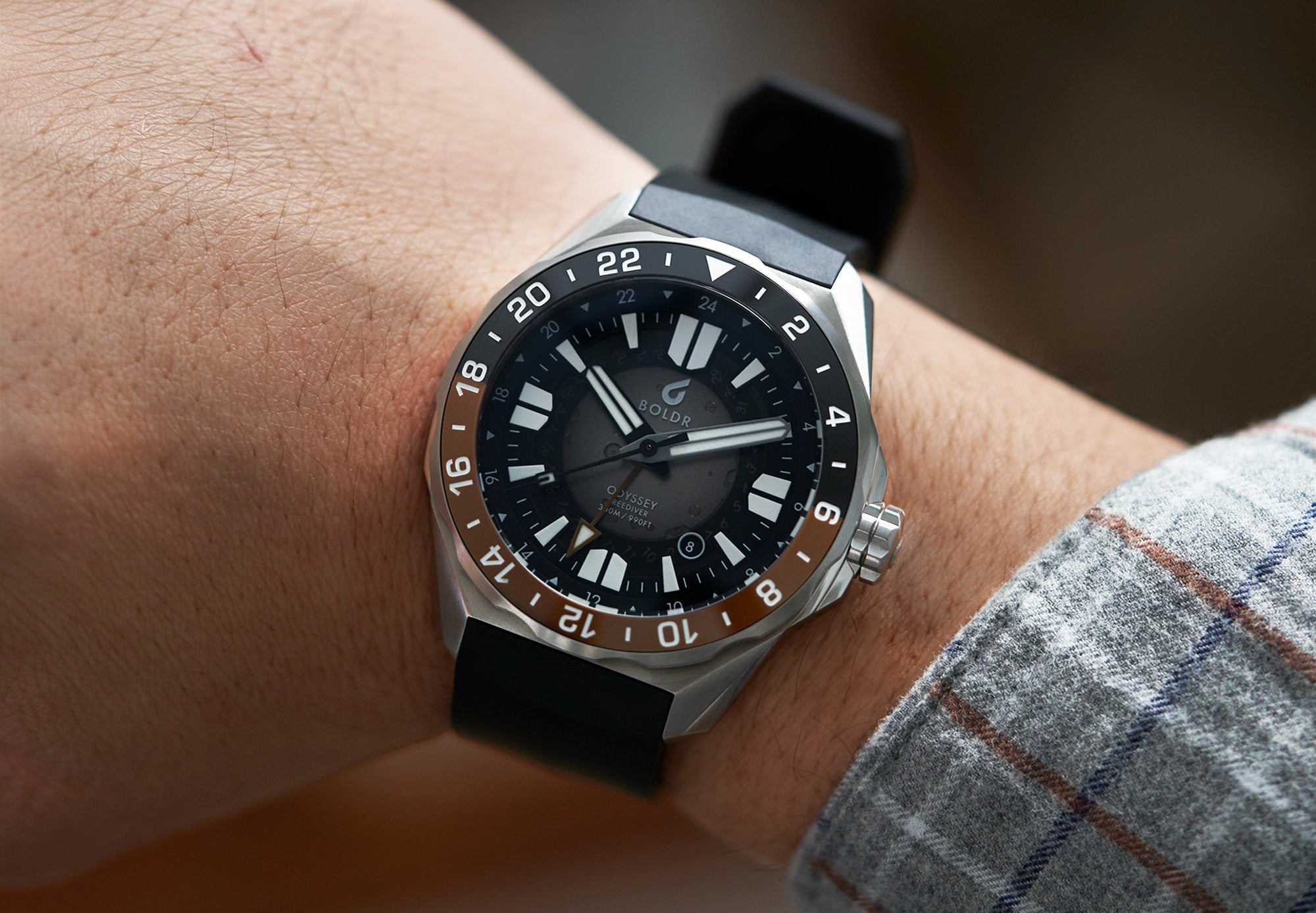 How To Use A GMT To Track Multiple Time Zones – Time+Tide Watches